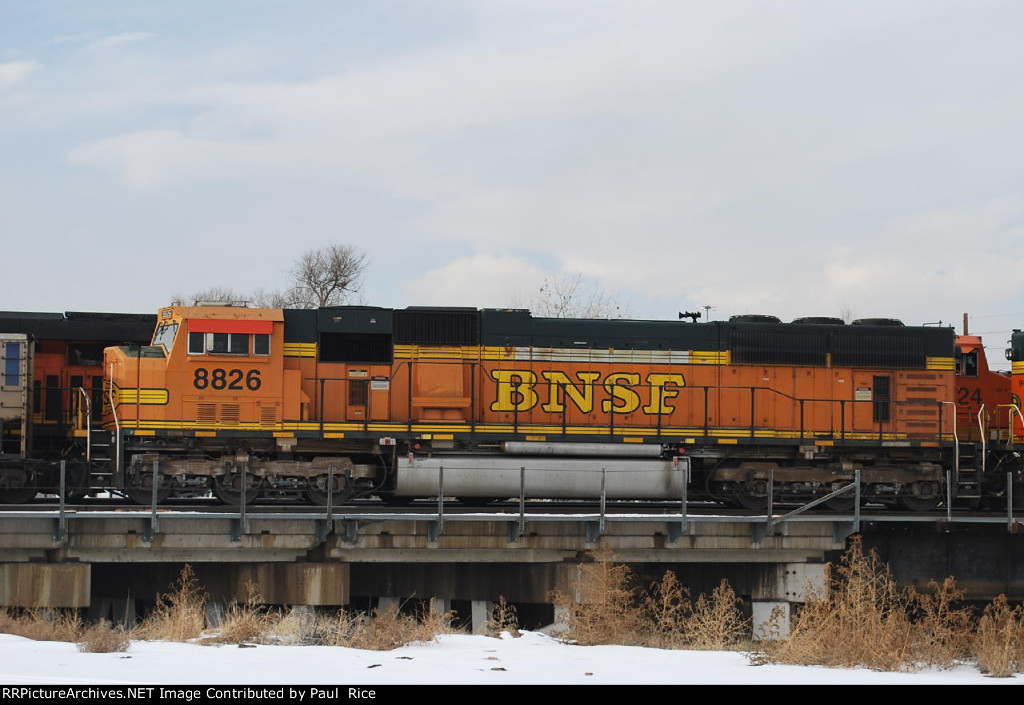 BNSF 8826